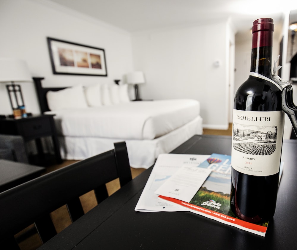 The Ridge Hotel Lake Geneva, Book Hotels Starting From ₹ 8095