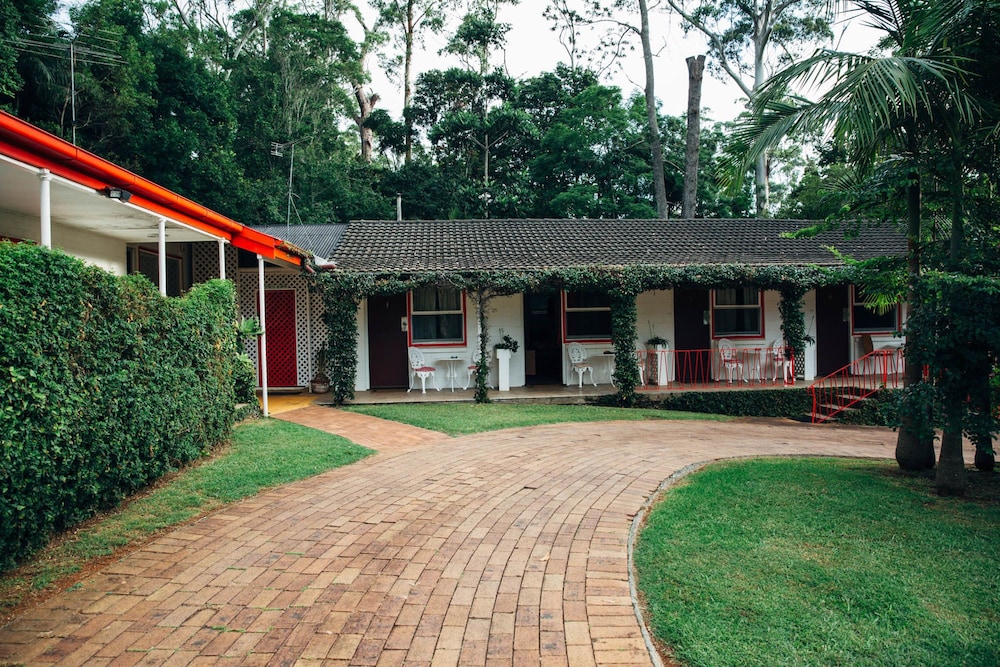 Tall Trees Motel Hotel Tamborine Mountain, Book Hotels Starting From ₹ 6703