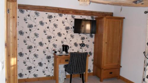 Rhayader Hotel, Book Rhayader Hotels