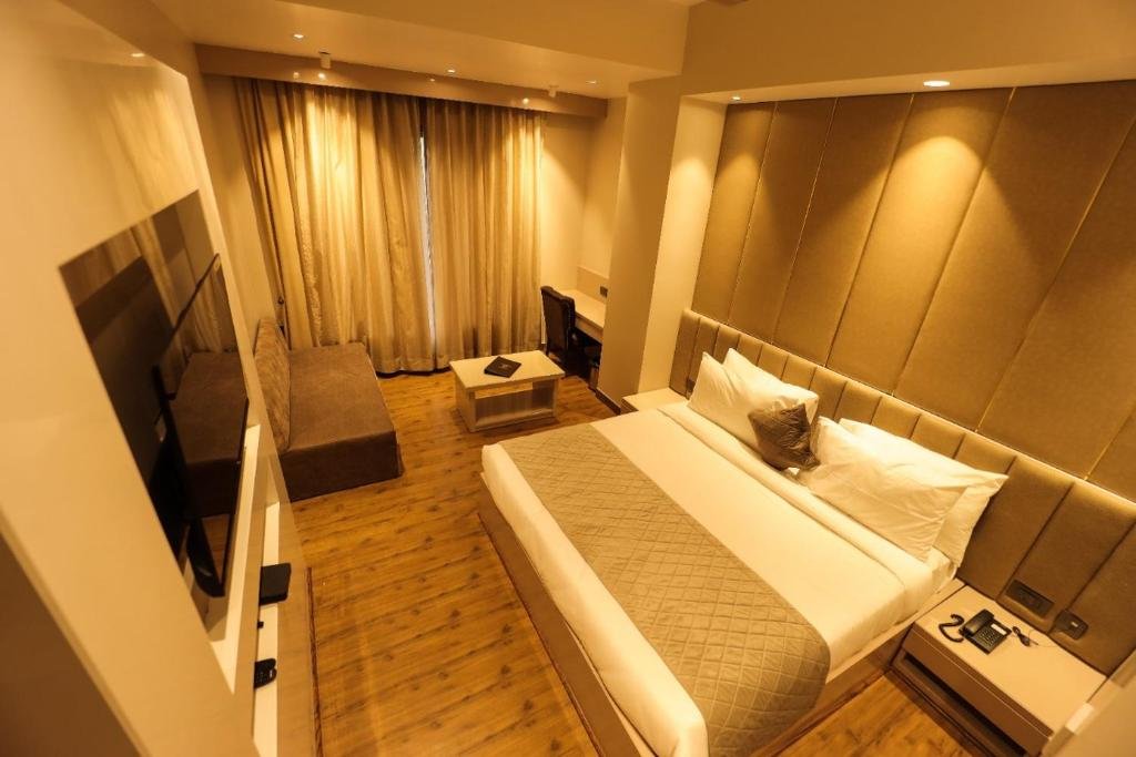 Hotel Mvr Grand, Book Kanpur Hotels