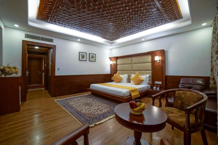 The Grand Kaisar Hotel, Book Srinagar Hotels