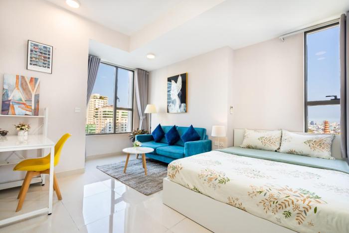 Infinity Pool Signature - Saigon Rivergate Hotel Ho Chi Minh City ...