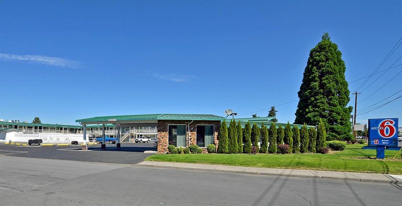 Motel 6 Bend Hotel Bend, Book Hotels Starting From ₹ 5691