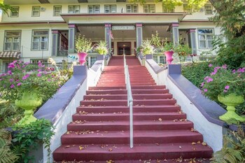 Terrace Inn And 1911 Restaurant Hotel, Book Petoskey Hotels