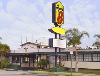 Skyways Hotel Los Angeles, Book Hotels Starting From ₹ 10811